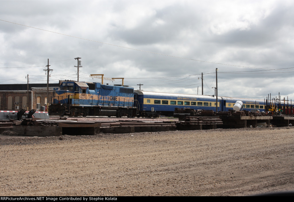 DME 3803 WITH BUSINESS TRAIN